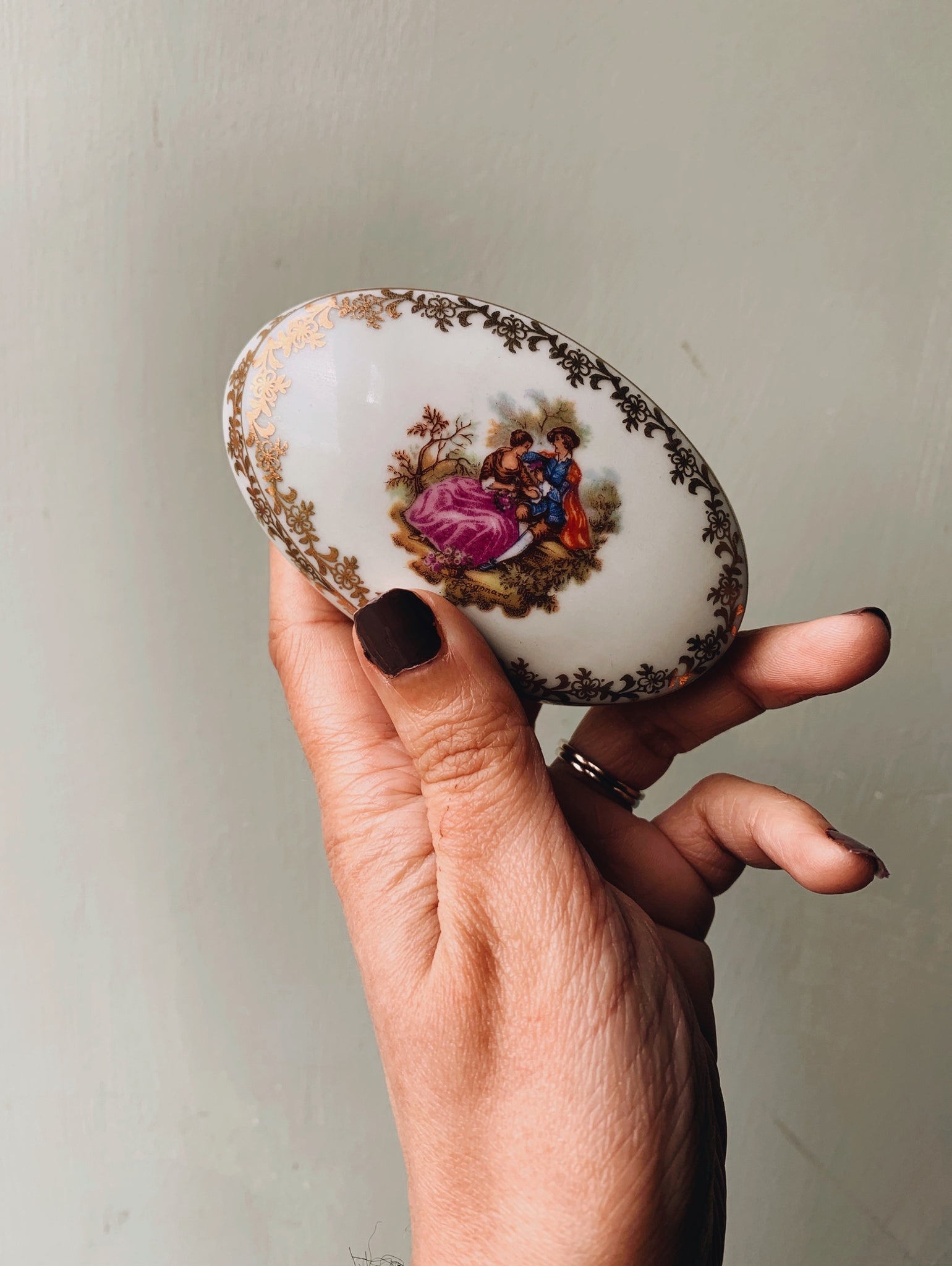 Vintage French Whimsy Porcelain Pot – Stone & Sage